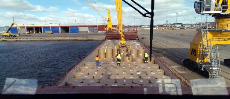 What are the precautions while loading Baled cargo? - MarineGyaan